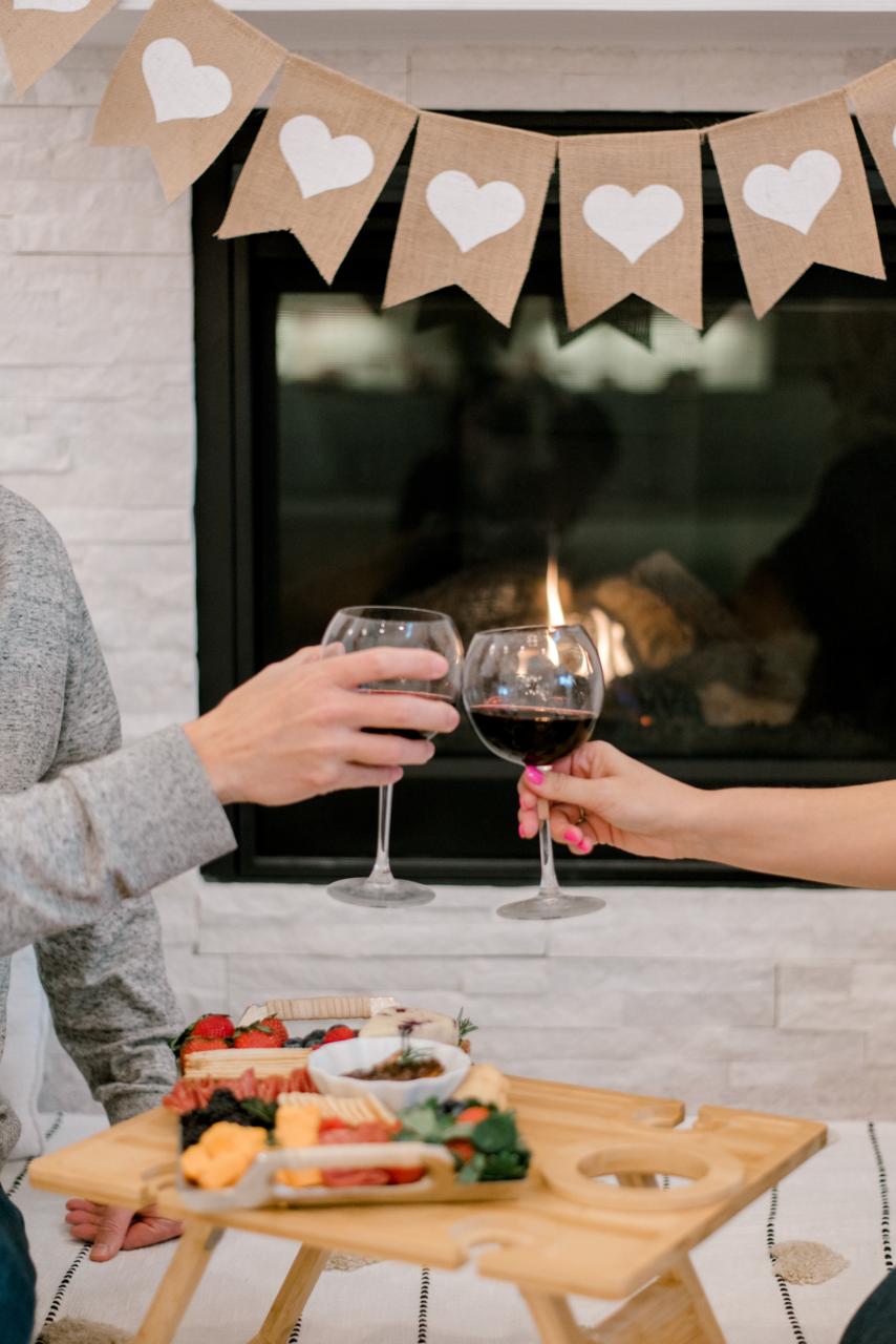 Date night in: A romantic, fireside picnic for your Valentine